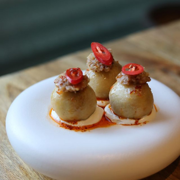 YAVA Restaurant, Restaurant, Al Wasl Rd - Dubai - Tabler