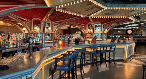 Flight Club Victoria, Darts Bar, Sir Simon Milton Sq - London - Tabler