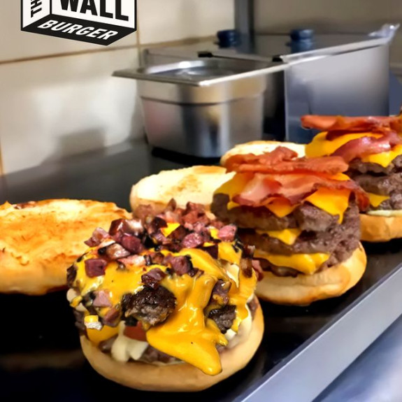 The Wall Burger, Fast food, Andrade Corvo 3C - Lisbon, Portugal - Tabler