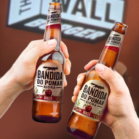 The Wall Burger, Fast food, Andrade Corvo 3C - Lisbon, Portugal - Tabler